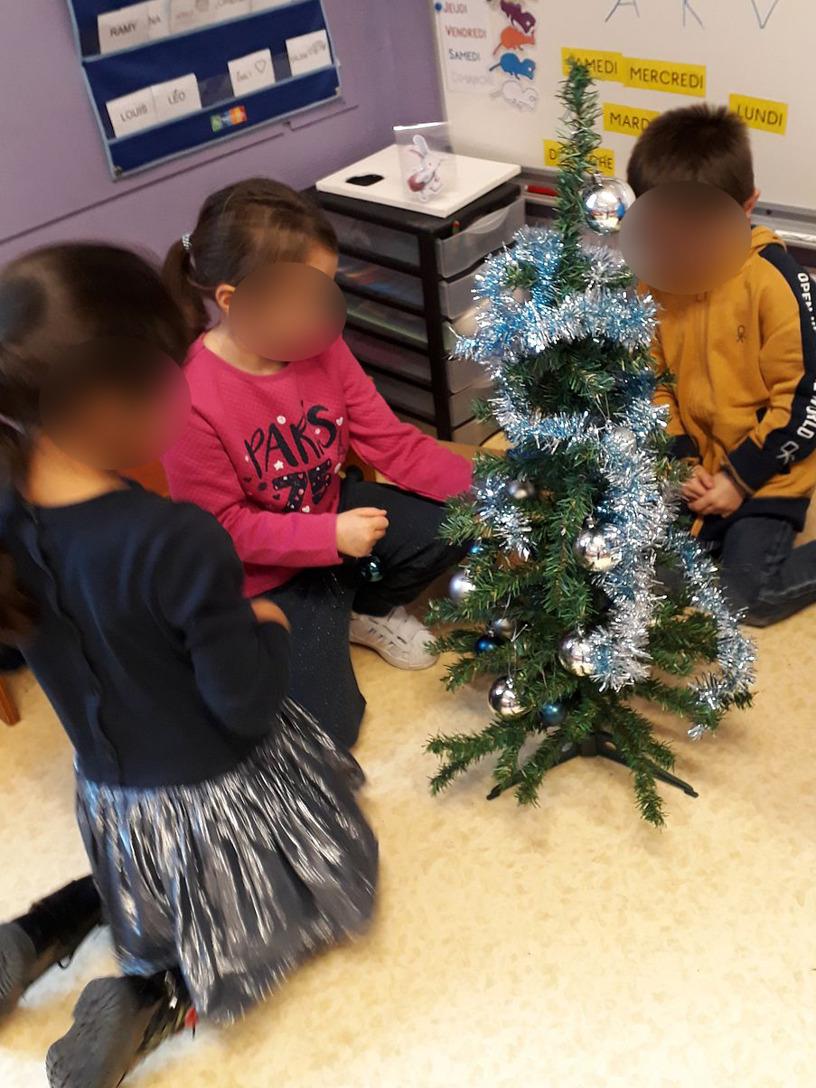 Maternelle - Des ateliers de Noël ~ La Classe des gnomes